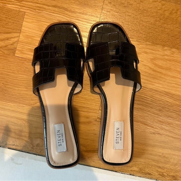 Steve Madden | Shoes | Steve Madden Black Crocpattern Sandals | Poshmark